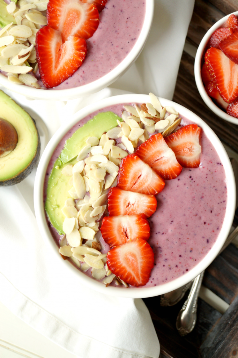 avocado berry smoothie bowl - The Baking Fairy