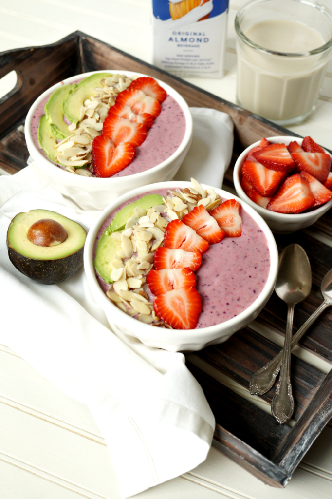 avocado berry smoothie bowl - The Baking Fairy