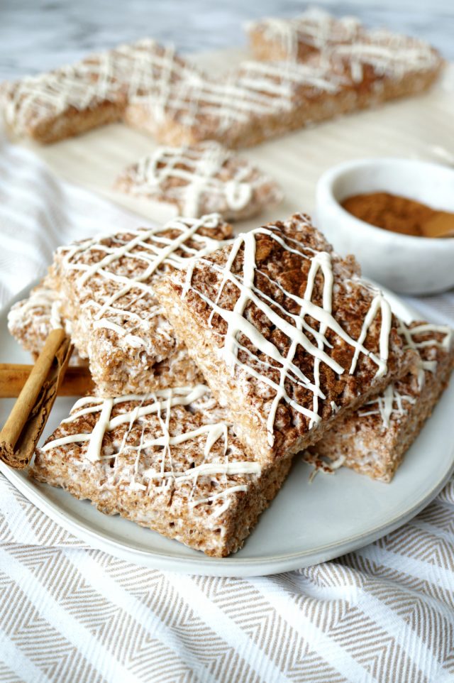 cinnamon roll rice krispie treats - The Baking Fairy