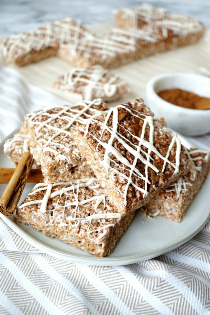 cinnamon roll rice krispie treats - The Baking Fairy