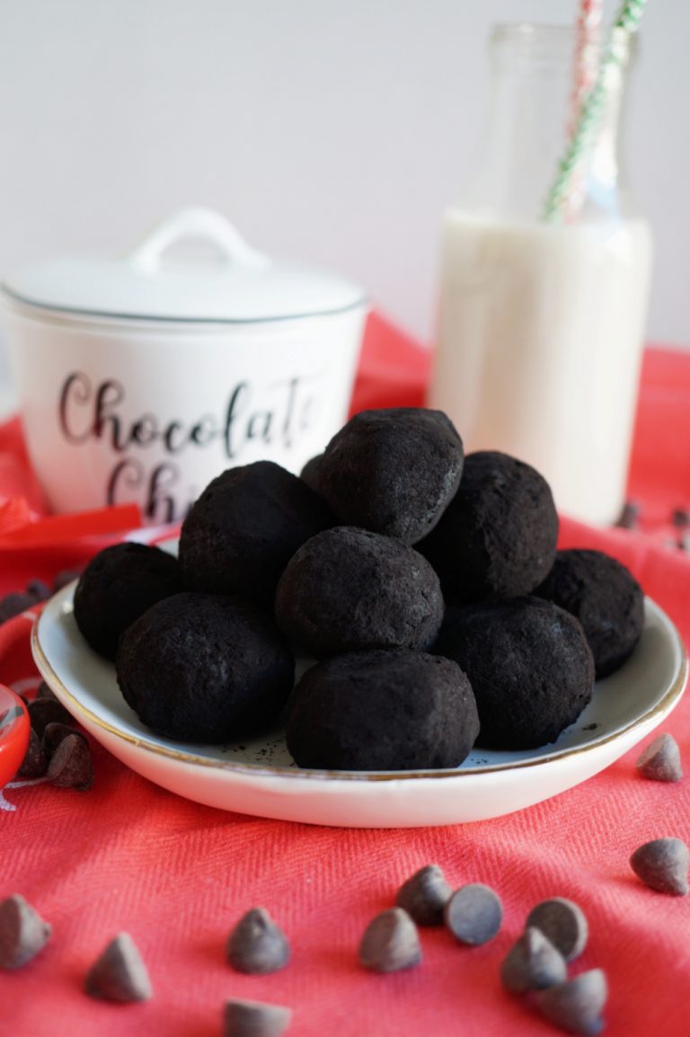 lumps of coal {dark chocolate truffles} - The Baking Fairy